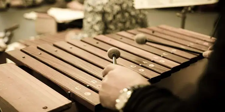 Kolintang Alat Musik Tradisional Sulawesi Utara - SeputarSumut